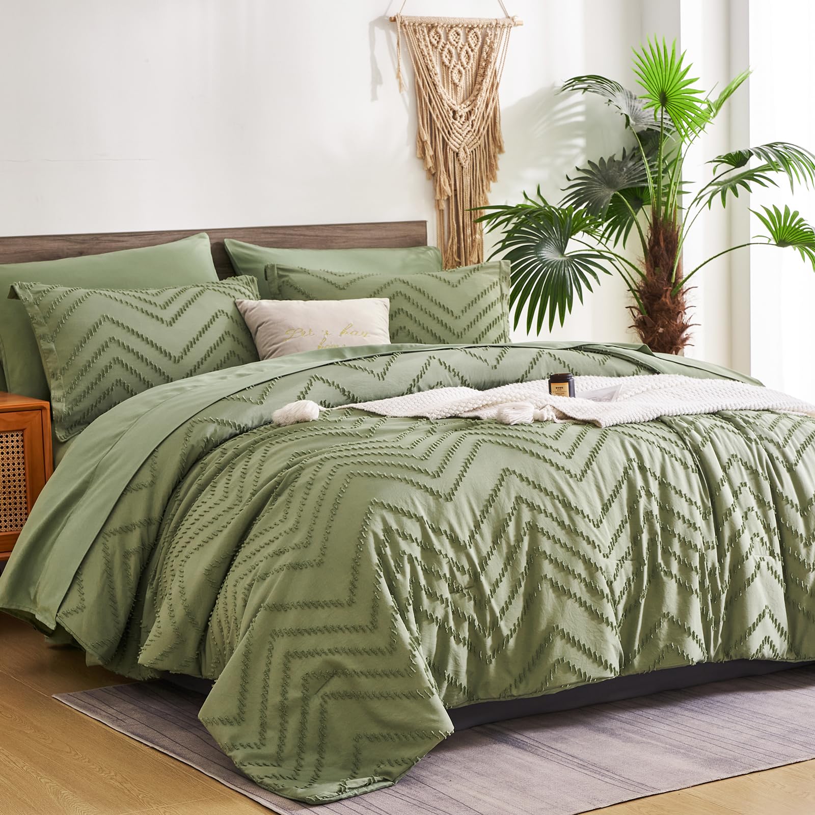 FLYMME Sage Green Queen Comforter Set with Sheets,Tufted Bed in a Bag 7 Pieces, Chevron Boho Shabby Chic Farmhouse Bedding Set,Soft Microfiber Comforter for ALL Season（Sage Green,90”*90”）