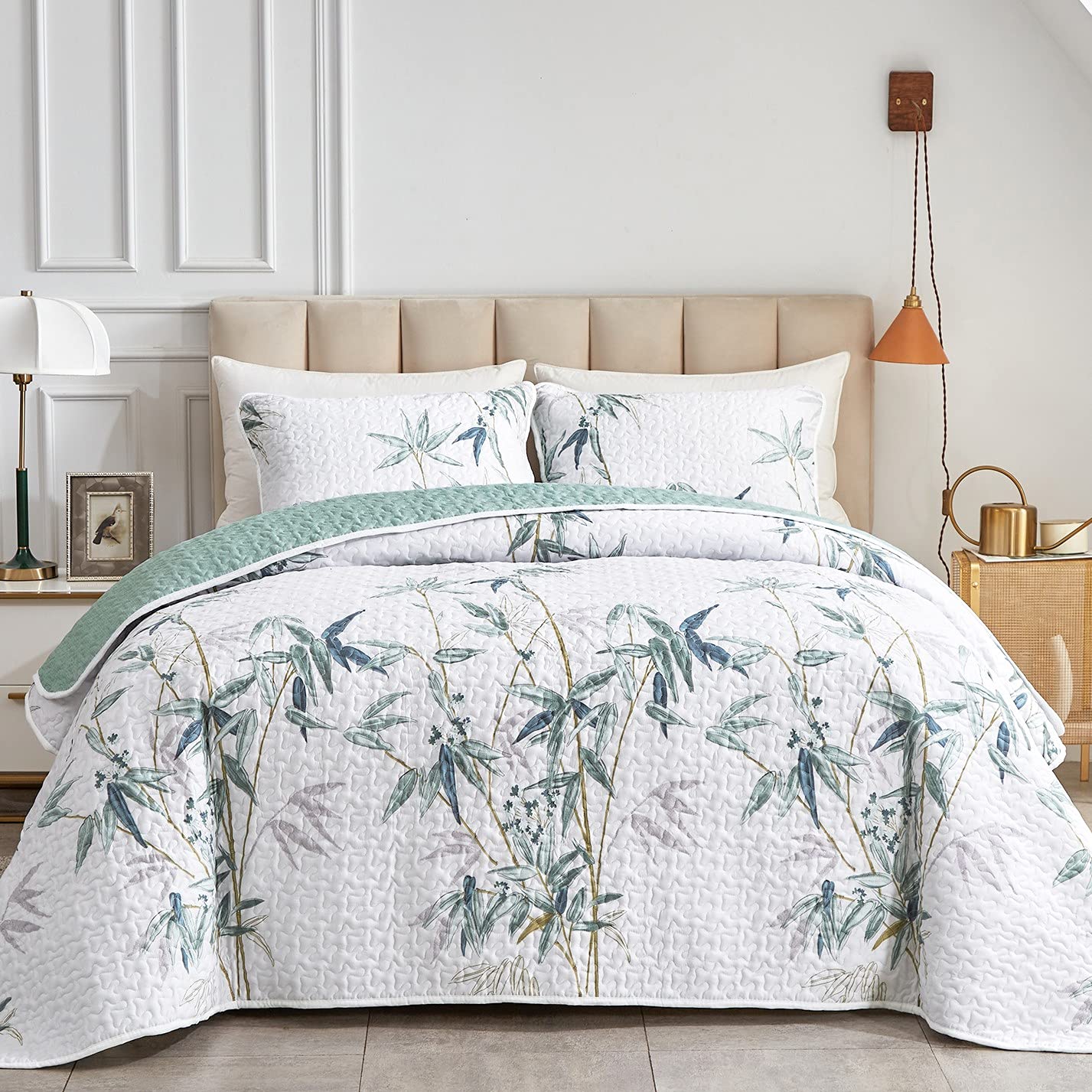 Botanical Quilt Set 3 Pieces Full/Queen Size, Green Leaves Printed on White Reversible Bedspread Coverlet Set, Soft Microfiber Lightweight Bed Cover for All Season (90" x 90", 1 Quilt+ 2 Pillow Shams)