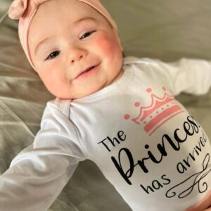 TyeSmo Newborn Girl Clothes the Princess Has Arrived White Long-sleeve Top + Pants + Headband + Hat Newborn Baby Girl Clothes