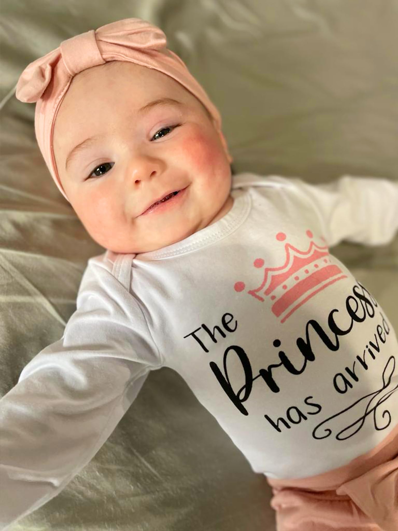 TyeSmo Newborn Girl Clothes the Princess Has Arrived White Long-sleeve Top + Pants + Headband + Hat Newborn Baby Girl Clothes