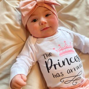 TyeSmo Newborn Girl Clothes the Princess Has Arrived White Long-sleeve Top + Pants + Headband + Hat Newborn Baby Girl Clothes