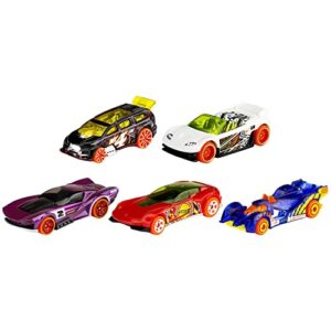 Hot Wheels 1:64 Scale Die-Cast Toy Cars 5-Pack, Set of 5 Toy Race Cars, Hot Rods, Character Cars, Rescue or Pick-Up Trucks (Styles May Vary)