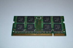 1gb (1x1gb) pc2-4200 533mhz ddr2 sdram sodimm 200-pin memory module