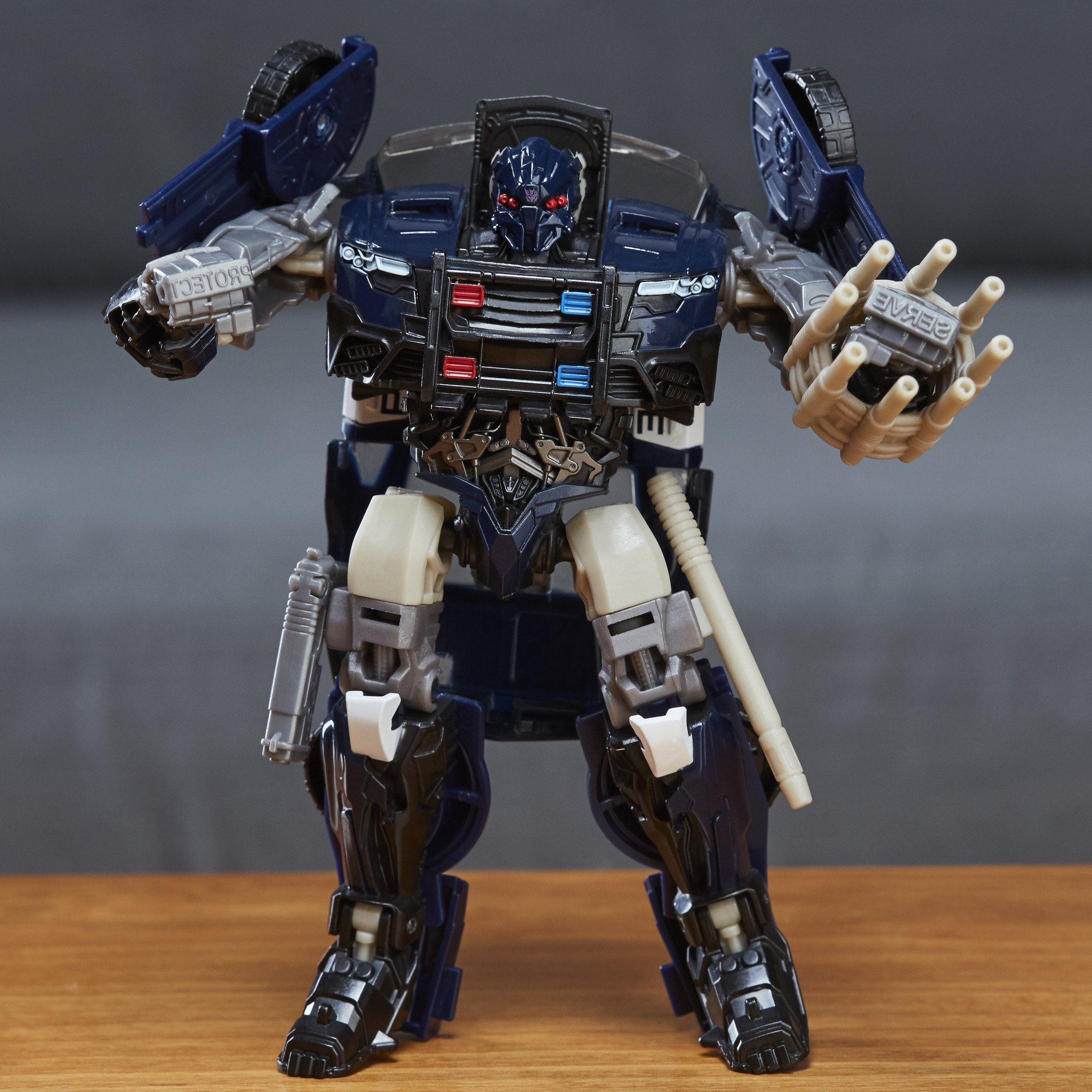 Transformers: The Last Knight Premier Edition Deluxe Barricade