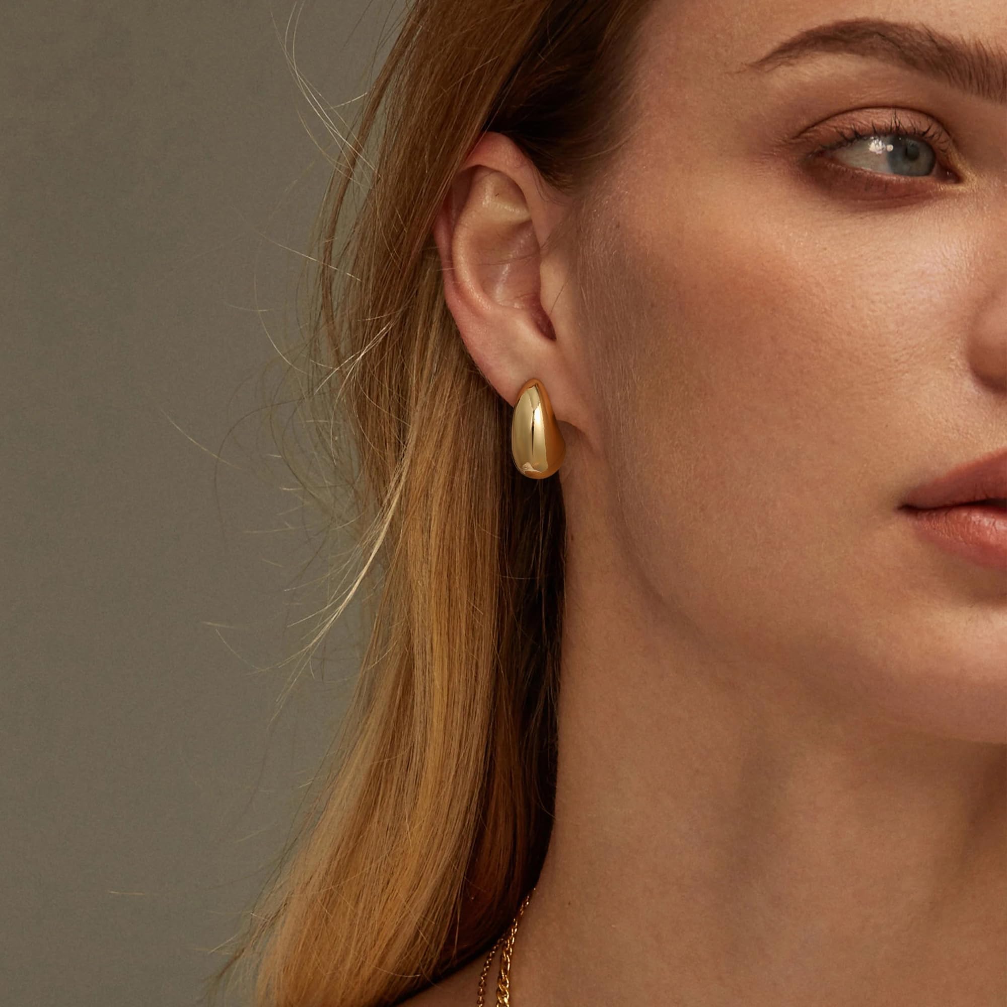 Chunky Gold Hoop Earrings for Women, 14K Gold Plated Thick Drop Hoops Earrings for Women Lightweight Teardrop Gold Earrings for Women Trendy Hypoallergenic Open Hoops Gold Earrings Gifts for Women