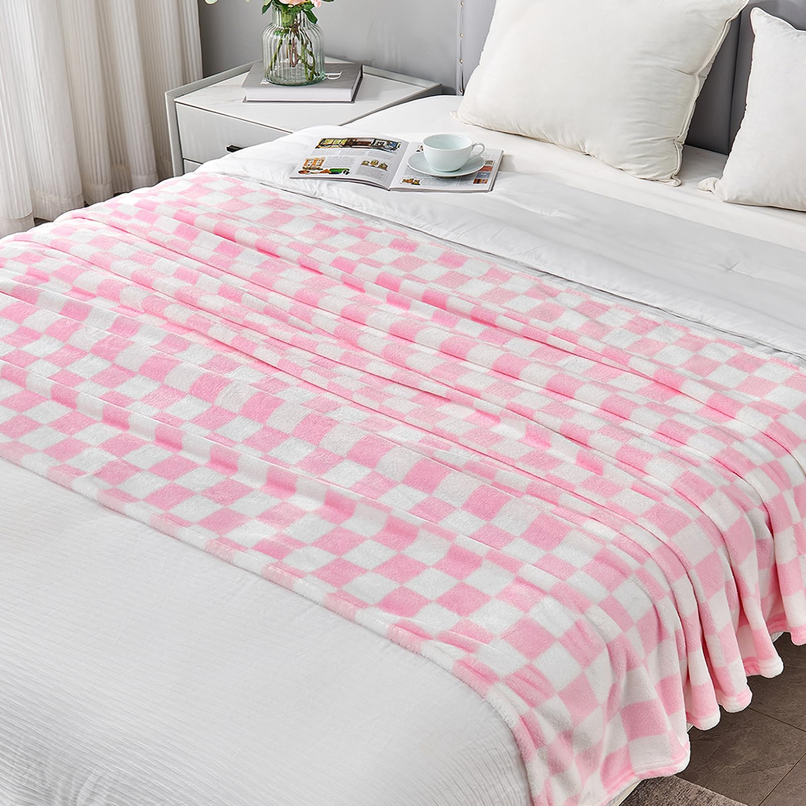 Edenleaf Pink Checkered Blanket, Ultra Soft Fleece Checkered Throw Blanket for Couch Bed and Travel, Luxury Pink Throw Blankets for All Seasons (Pink, 50"x60")