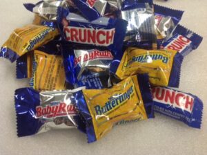 nestle chocolate miniatures 5 pounds bulk crunch bar baby ruth butterfinger