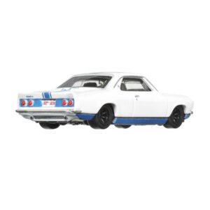 Hot Wheels Car Culture Circuit Legend, Premium 1:64 Scale Die-Cast Chevy Corvair Yenko Stinger Car, Collectable Vehicle