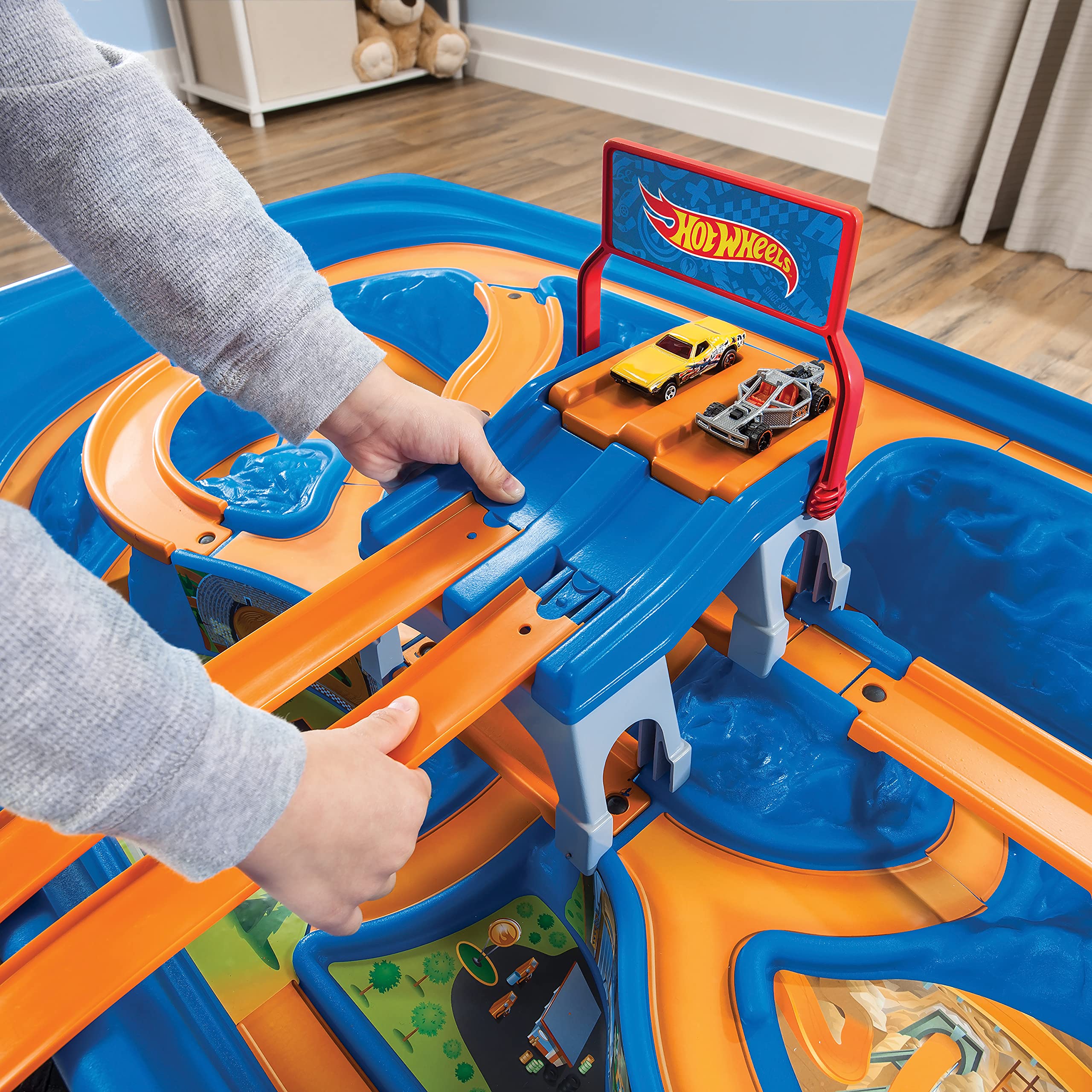 Step2 Hot Wheels Car & Track Play Table