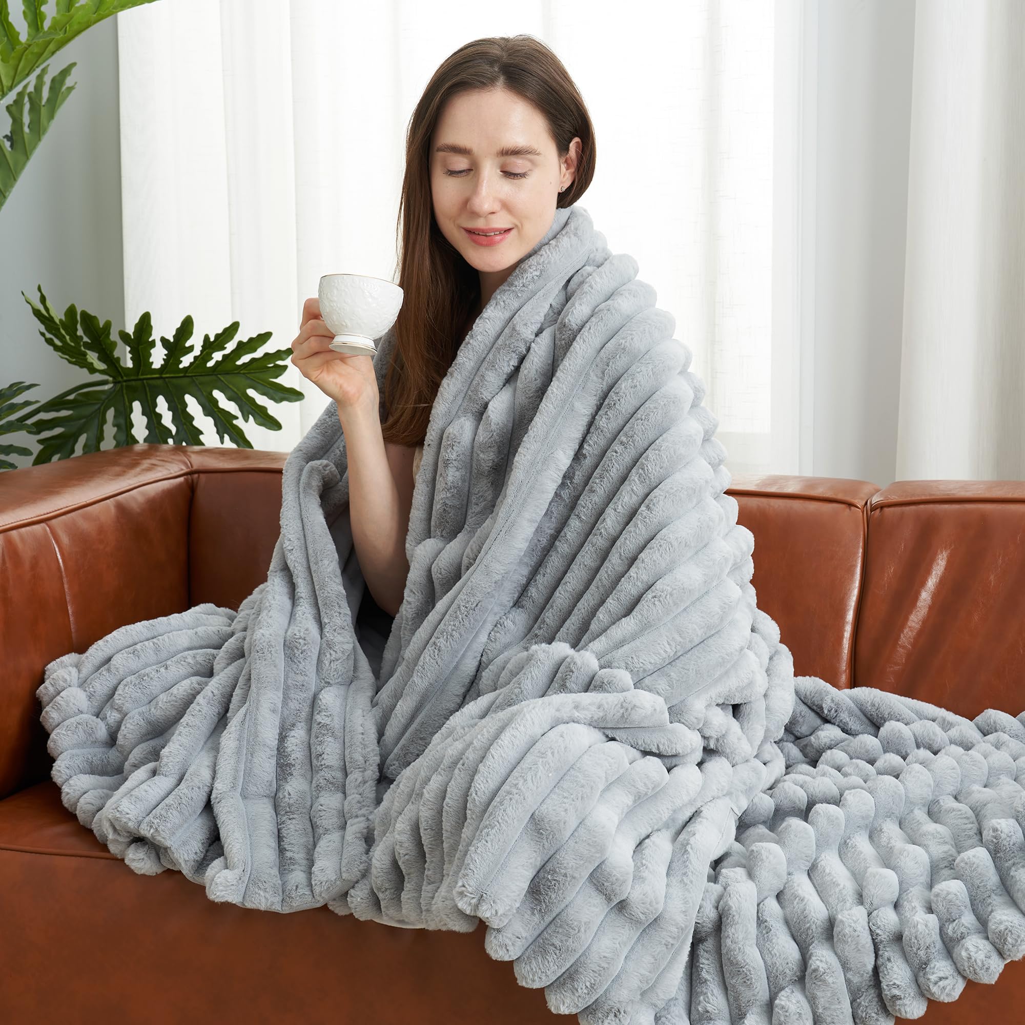 Amélie Home Soft Faux Fur Throw Blanket for Couch, Warm Luxurious Faux Rabbit Fur Striped Throw Blanket, Cozy Fluffy Plush Fur Blanket for Sofa Chair Bed Living Room, Light Grey, 50"x 70"