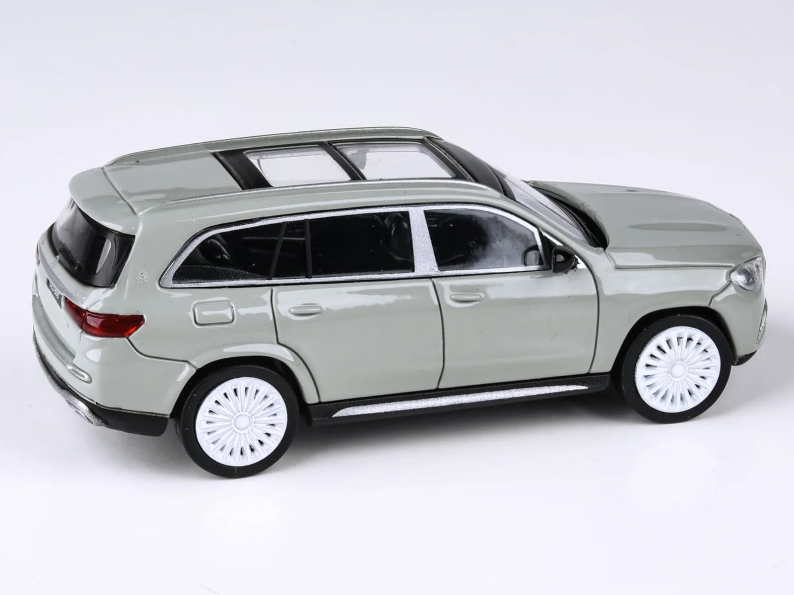 Maybach GLS 600 Nardo Gray with Sunroof 1/64 Diecast Model Car by Paragon Models PA-55307