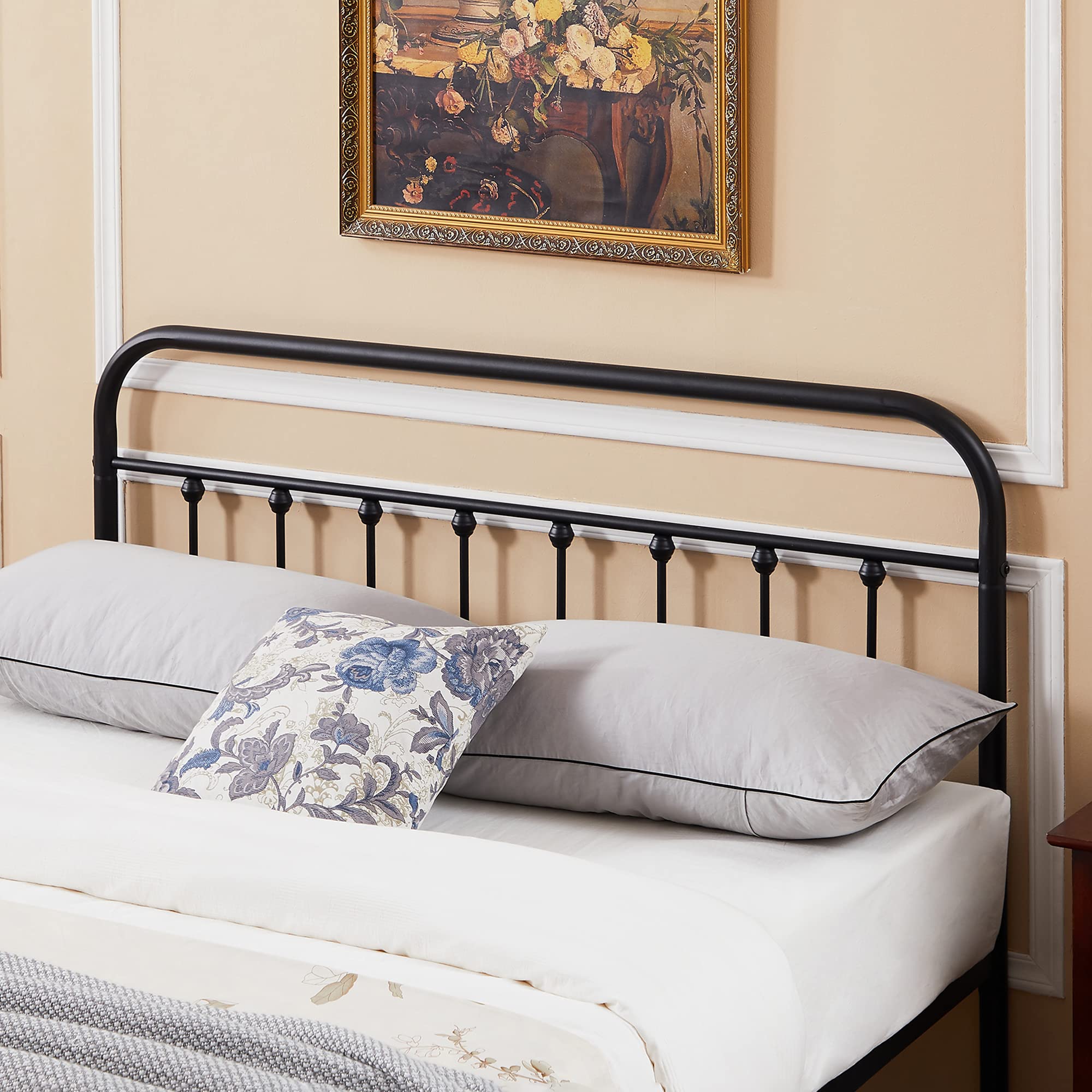 VECELO Metal Platform Bed Frame, Mattress Foundation with Headboard & Footboard,No Box Spring Needed,Queen Size