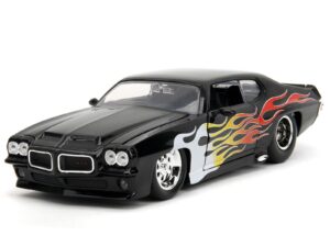 1971 pontiac gto black with flame graphics bigtime muscle series 1/24 diecast model car by jada 35022