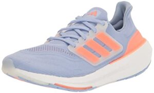 adidas women's ultraboost light running shoes (ultraboost 23) blue dawn/coral fusion/blue fusion 8.5