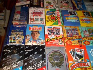 box of 100 old sealed baseball packs. lot of 1000+ cards in this collection