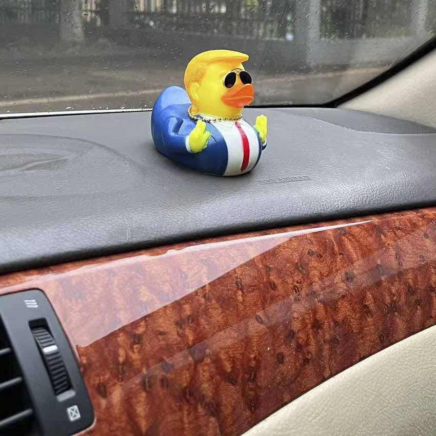 Rubber Ducks Car Duck Dashboard Decoration Squeak Trump Ducks Toys Car Ornaments Car Décor Accessories with Sunglasses and Golden Necklace (Style A)