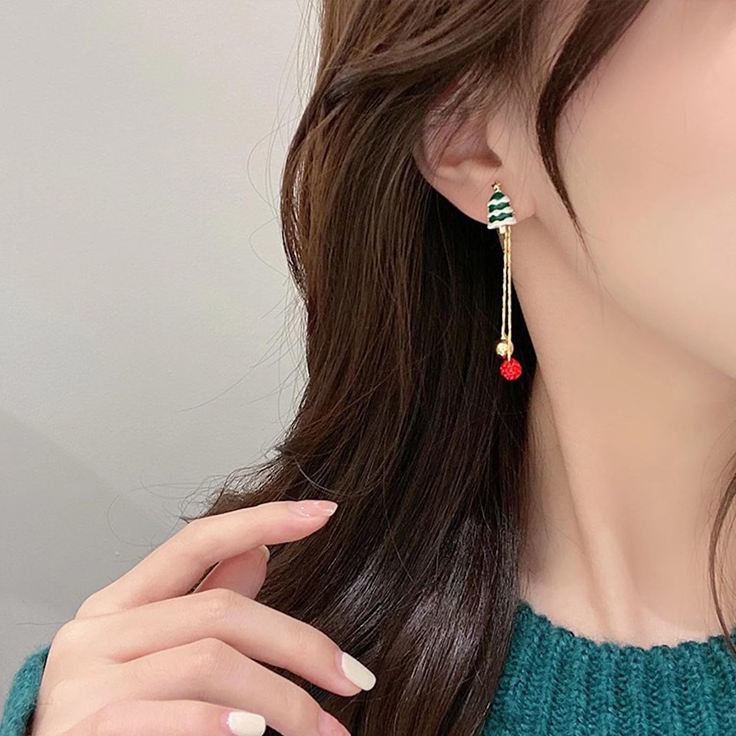 Christmas Earrings for Women Snowflake Santa Claus Tassel Earrings Christmas Tree Earrings Red Crystal Christmas Sock Hat Drop Earrings Xmas Santa Dangle Earrings for Women Merry Christmas Jewelry Gifts (B)