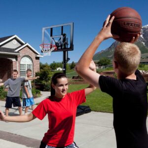 Lifetime Portable Basketball System with Shatterproof Backboard (52" Polycarbonate)