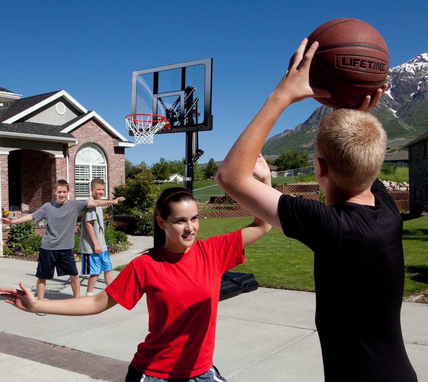 Lifetime Portable Basketball System with Shatterproof Backboard (52" Polycarbonate)