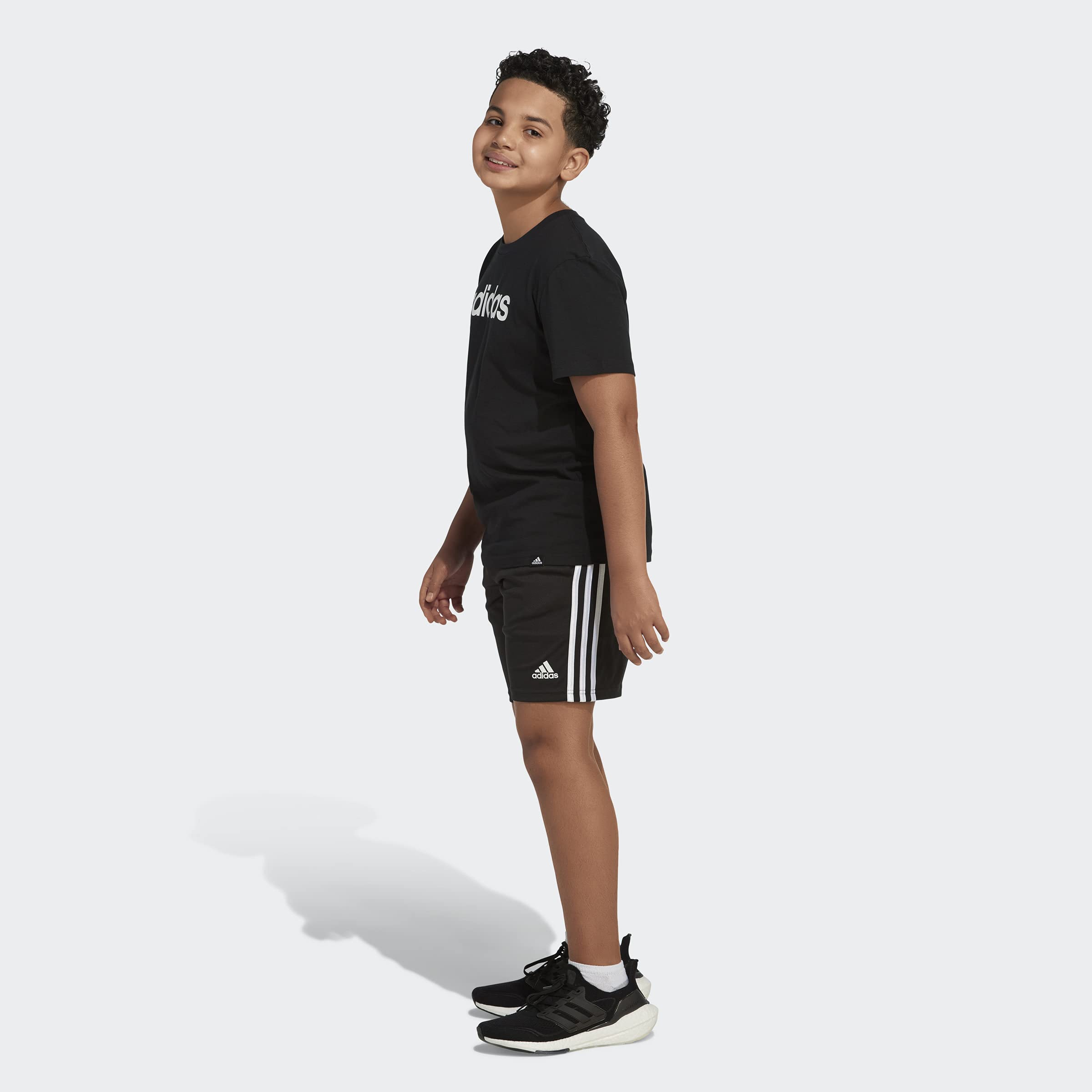 adidas Boys' Short Sleeve AEROREADY Performance Logo Tee T-Shirt, Black, Medium