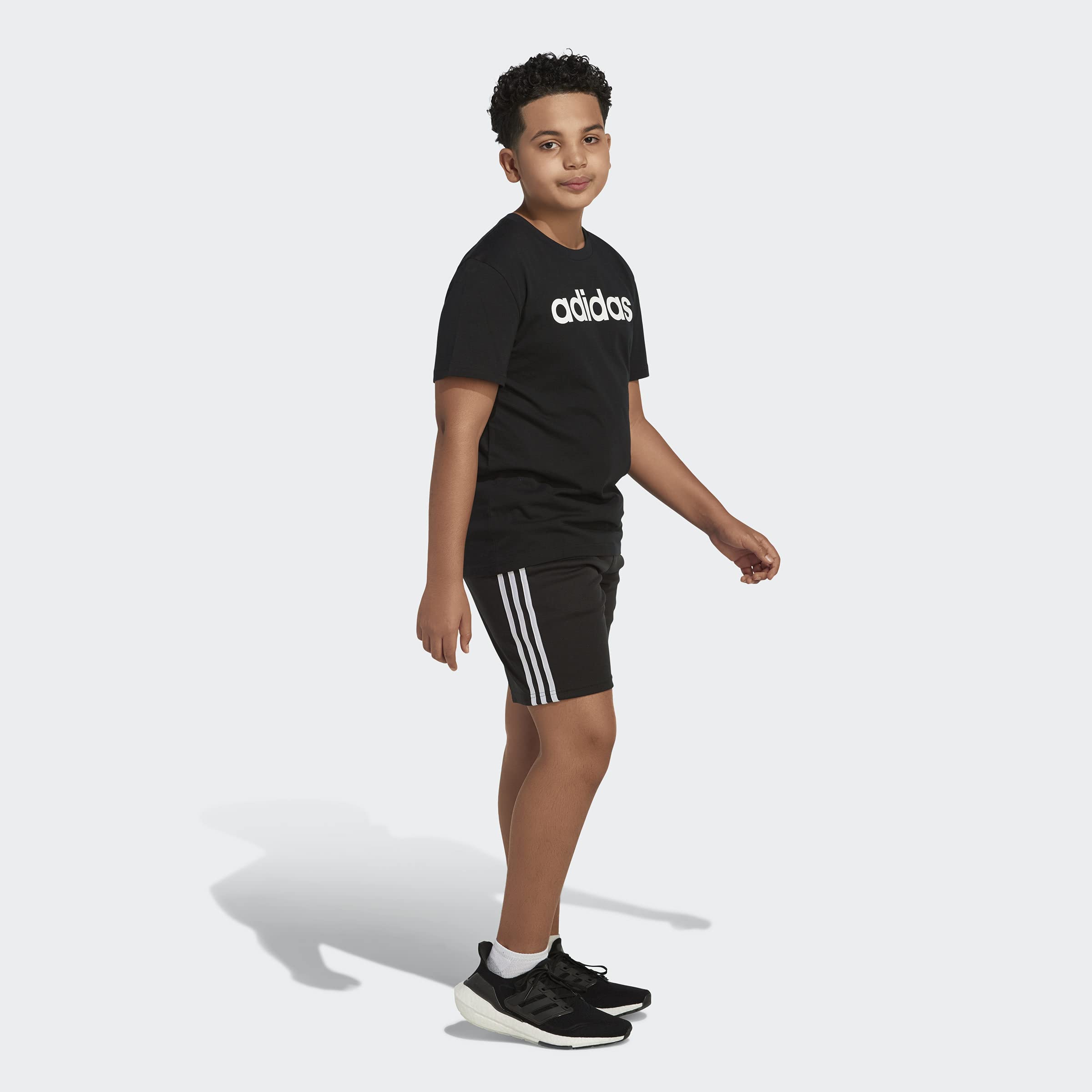 adidas Boys' Short Sleeve AEROREADY Performance Logo Tee T-Shirt, Black, Medium