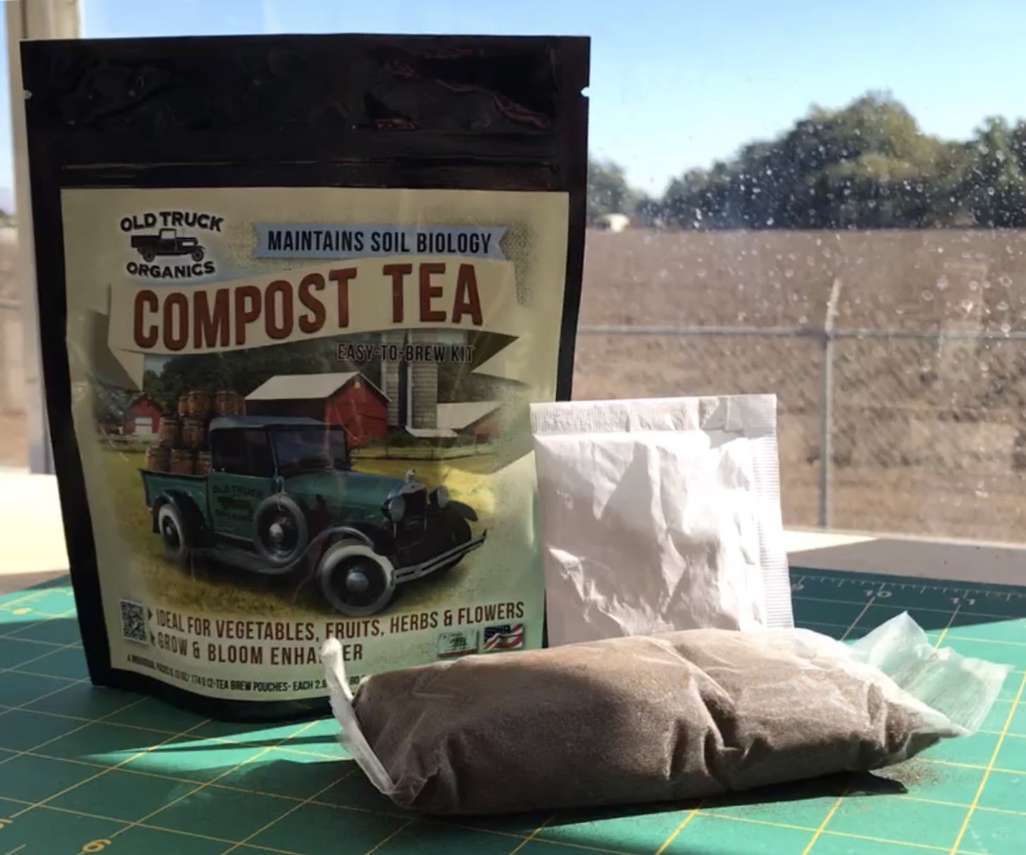 Compost Tea Easy-to-Brew Kit, 2 Tea Brew Pouches & 2 Microbe Food Packs