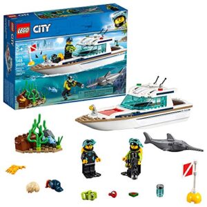 lego city great vehicles diving yacht 60221 building kit (148 pieces)