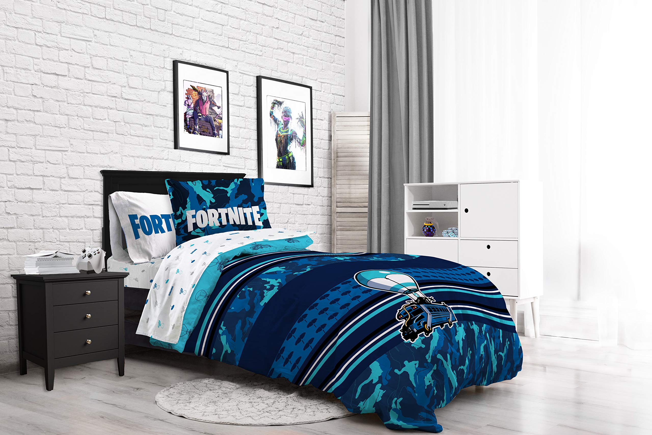 Jay Franco Fortnite Battle Bus 5 Piece Twin Bed Set - includes Reversible Comforter & Sheet Set Bedding - Super Soft Fade Resistant Microfiber (Official Fortnite Product)