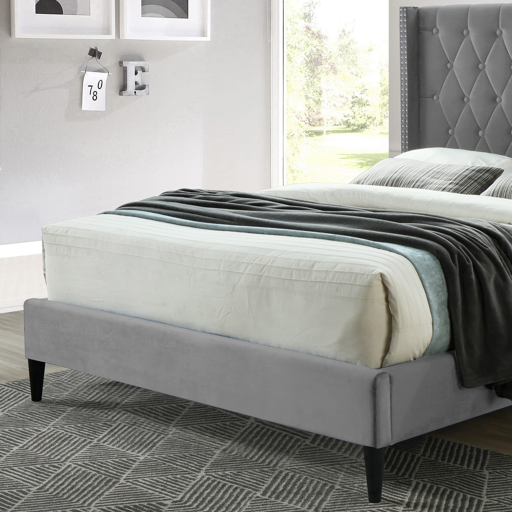 Better Home Products Amelia Velvet Tufted Queen Platform Bed in Gray