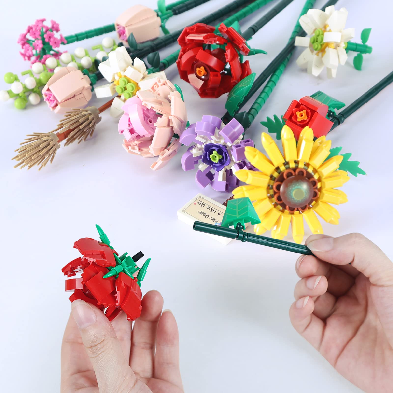 QLT Mini Bricks Flower Bouquet Building Sets, Artificial Flowers, DIY Unique Decoration Home, 547 Pieces Botanical Collection for Ages 8-12 yrs Old Girl for Gift（Not Compatible with Lego Set ）