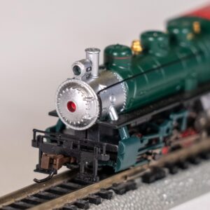 Bachmann Trains - USRA 0-6-0 SWITCHER Locomotive - NP&S® #25 - Christmas - N Scale