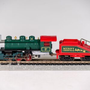 Bachmann Trains - USRA 0-6-0 SWITCHER Locomotive - NP&S® #25 - Christmas - N Scale