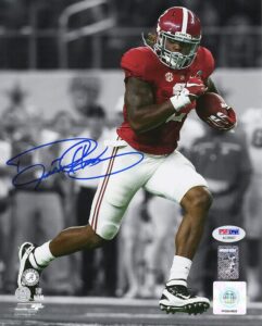 derrick henry signed alabama action with football spotlight 8x10 photo - psa