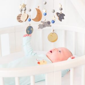 Baby Mobile for Crib, Astronaut Crib Nursery Mobile for Boys Girls, Boho Nursery Decor Soothe Toy Baby Shower Set for Infant Bedroom Hanging Decoration Toy