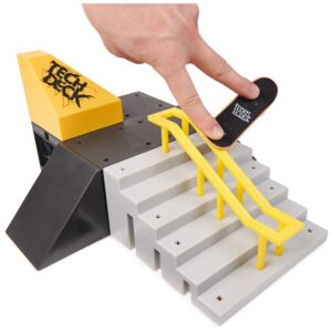 TECH DECK, Pyramid Shredder, X-Connect Park Creator, Customizable and Buildable Ramp Set with Exclusive Fingerboard, Kids Toy for Ages 6 and up