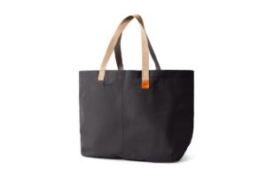 bellroy market tote plus - black