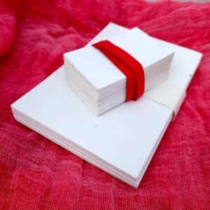 Deckle Papers Thick 300gsm Invitation Card Stock Made of Handmade Cotton Paper -Pack of 20 & 50 Eco Friendly Rags Paper, Wedding, Baby Shower Invitation Cards, Ivory White (5x7")