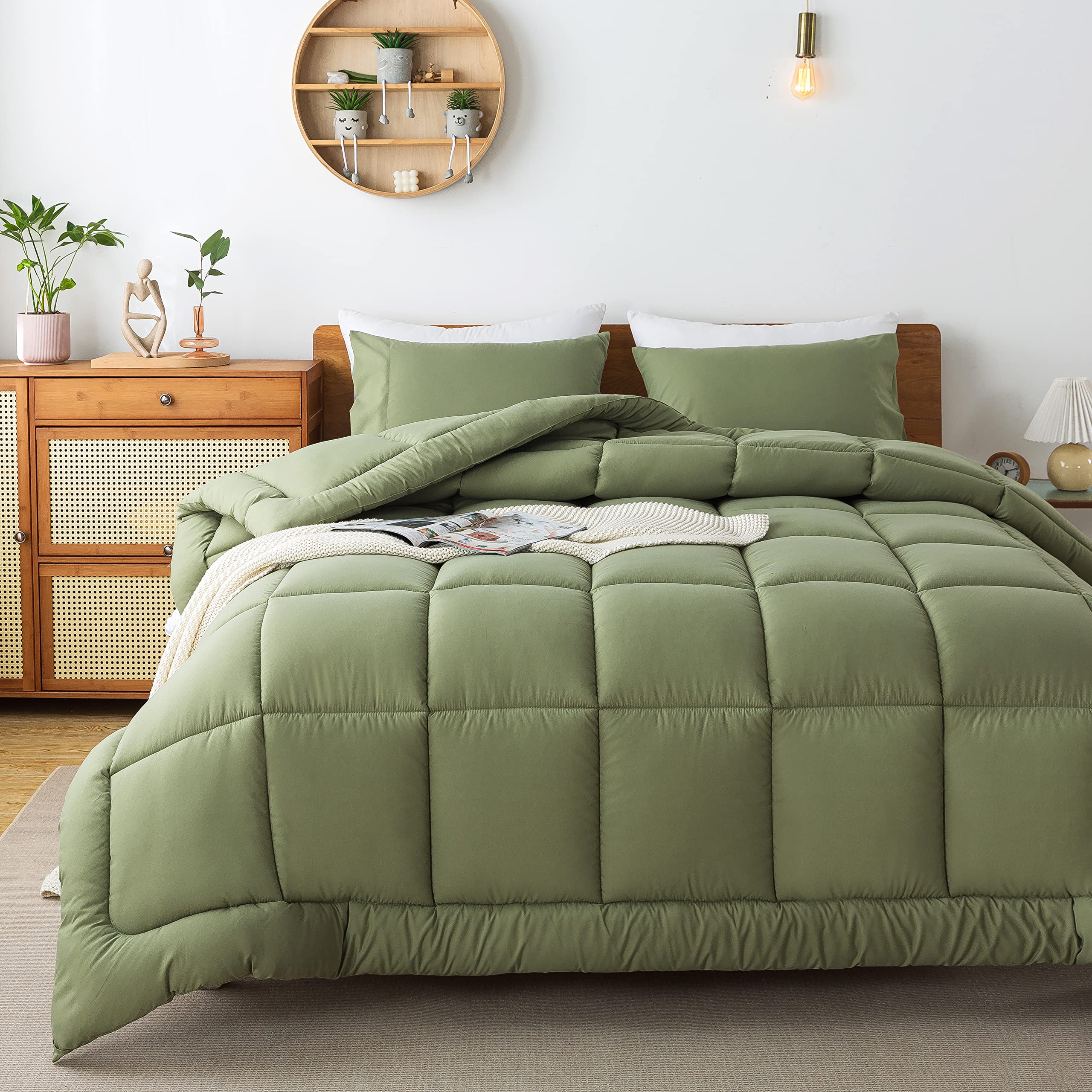 WhatsBedding Sage Green Comforter Set Queen Size, Lightweight All Season Soft Down Alternative Bed Comforter, 3 Pieces Bedding Set with 2 Pillowcases, Queen, 88"x90"