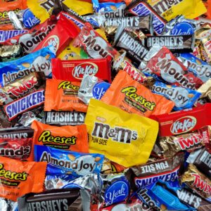 Ultimate Bulk Candy Assortment – 3 lbs of Assorted Mars & Hershey Chocolate Variety Pack – Individually Wrapped Fun Size Bulk Candy – Perfect Chocolate Mix for Pinata Fillers, Party Favors, Candy Dish Fillers, Basket Filler Candy, and More!