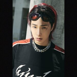 U-KNOW Yunho Reality Show 3rd Mini Album Behind Disk Version Limited Edition CD+1p Folded Poster on Pack+44p PhotoBook A+44p PhotoBook B+1p PhotoCard+1p Lyric Paper+6p META Card+Tracking Sealed