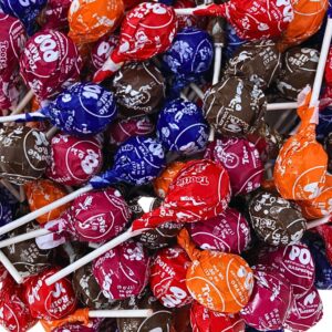 Assorted Fruit Flavored Tootsie Pops 6.5-Lbs- Five Classic Flavors Bulk Pack Of America's Favorite Lollipops - Individually Wrapped (104-Oz)