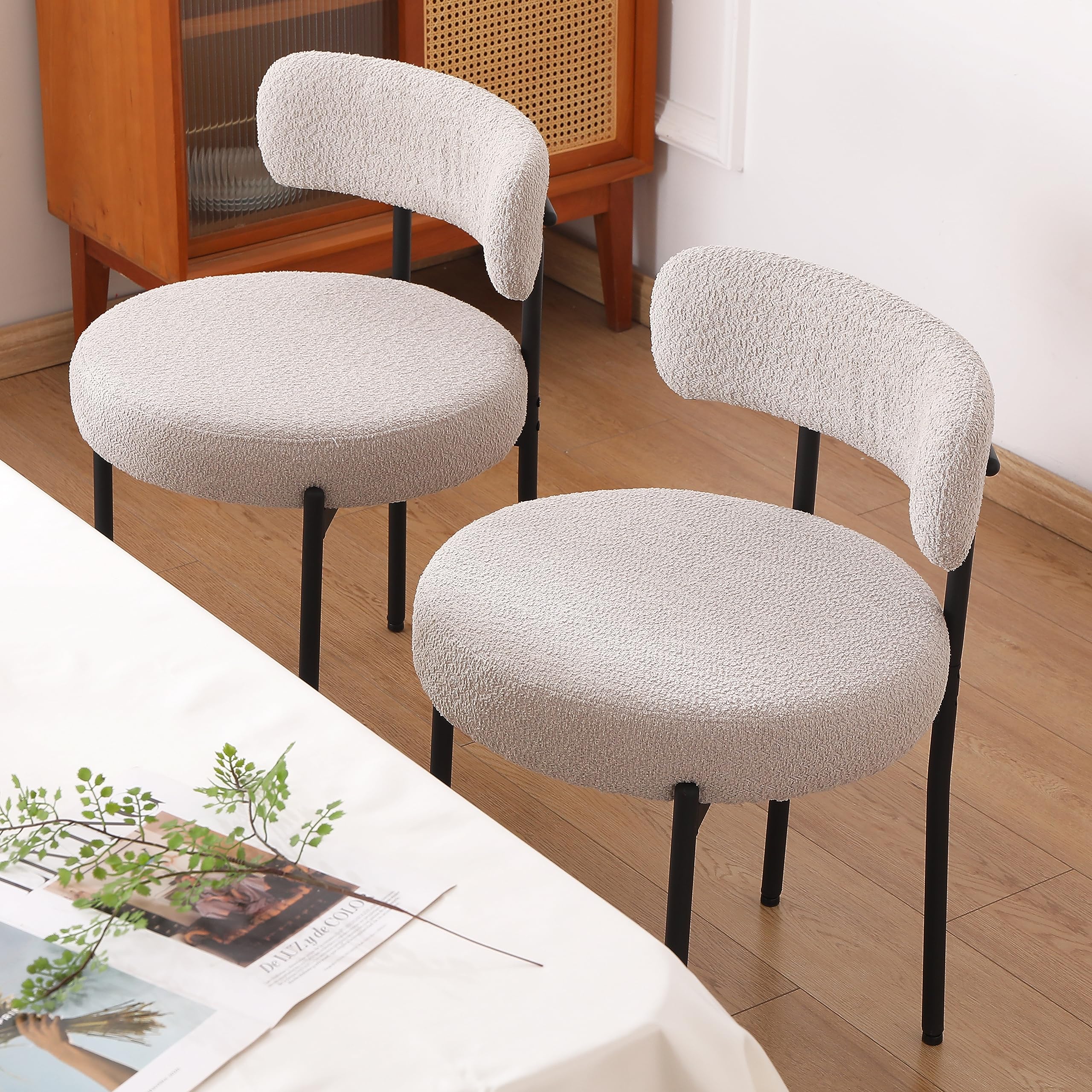 ALEAVIC Mid Century Modern Dining Chairs Set of 4, Curved Backrest Round Upholstered Kitchen Room Chairs, Comfortable Boucle Dining Chairs with Metal Legs, Light Grey