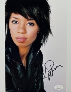 angel parker autograph signed 8x10 photo the rookie runaways jsa certified authentic ah96176