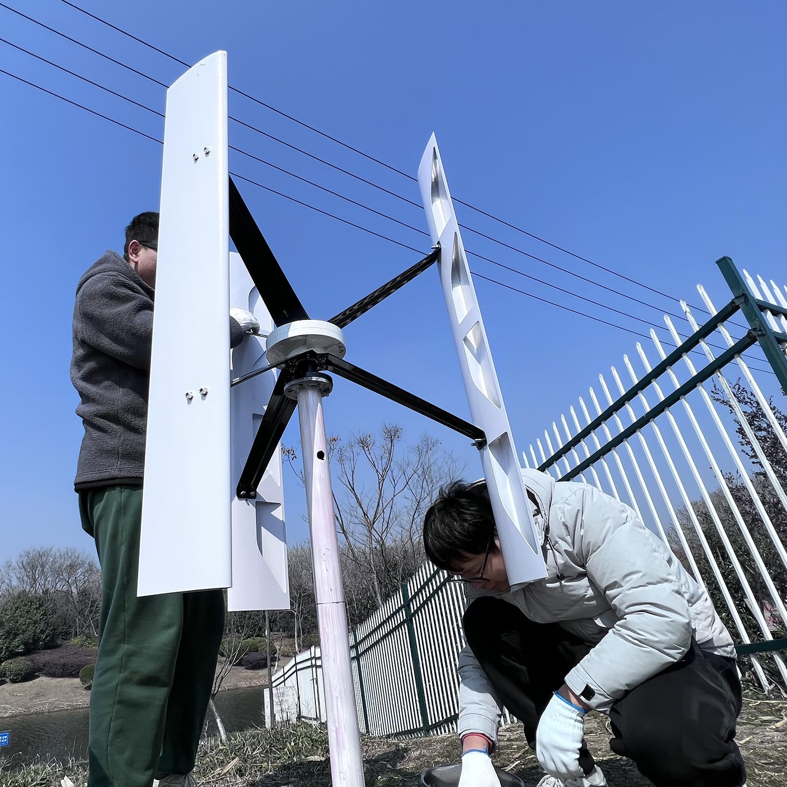 1KW 24V Vertical Axis Wind Turbine VAWT 3 Blades 1000W Wind Power Generator Home Garden Farm Off Grid System Kits Low Noise Wind Generators with MPPT Charge Controller