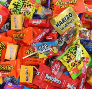 chocolate and candy variety pack - 2 lb assorted chocolate candy bulk - bulk candy bag candy mix - easter candy bulk individually wrapped candy - chocolates - variety candy bag