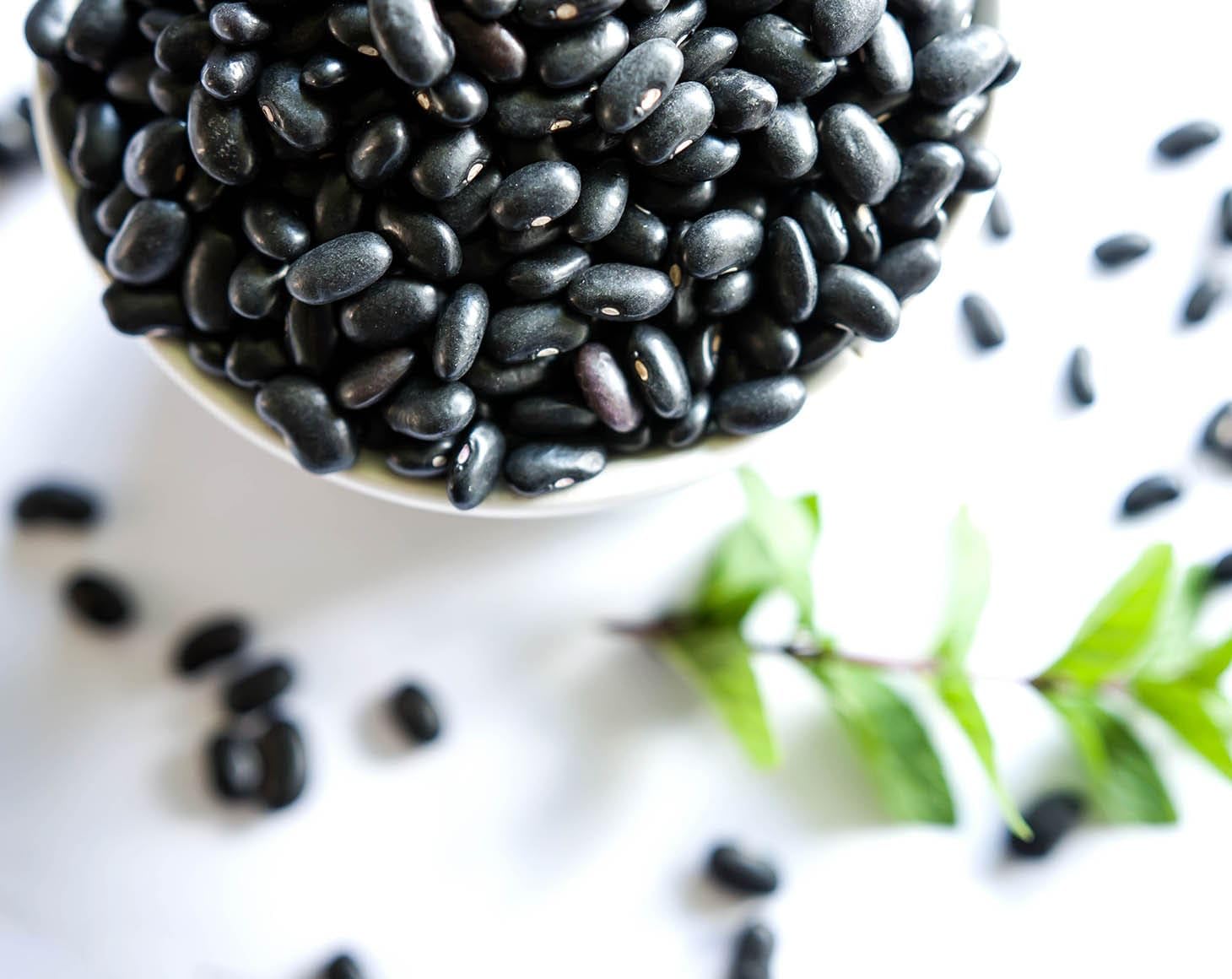 Food to Live Organic Black Beans, 2 Pounds – Non-GMO, Whole Dried Beans, Sproutable, Vegan, Kosher, Bulk. Great Source of Plant Based Protein, Fiber. Great for Soup, Salads, Chili.