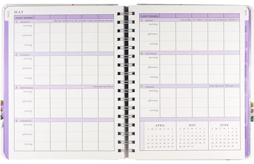 2023 Hydrangeas Family Weekly Planner (18-months, July 2022 - December 2023)