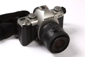 pentax zx-m 35mm slr camera kit w/ 35-80 lens