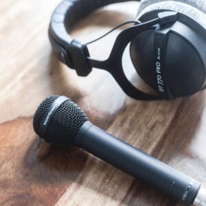 Beyerdynamic M88 TG Dynamic Microphone With Hypercardioid Polar Pattern for Vocals, Bass Drum, and Studio