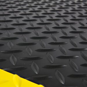 Wearwell UltraSoft Diamond-Plate SpongeCote Mat - Black/Yellow. Anti-Fatigue Workstation Mat. 3' W x 5' L x 15/16" Thickness. Nitricell Sponge. Pre-Beveled Edge. For Industrial Use (414.1516x3x5BK)